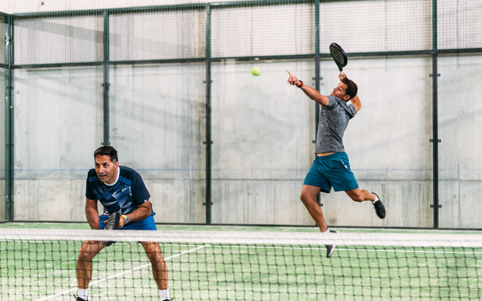 Come migliorare lo smash a padel? I consigli del coach | Villa Mercede ...
